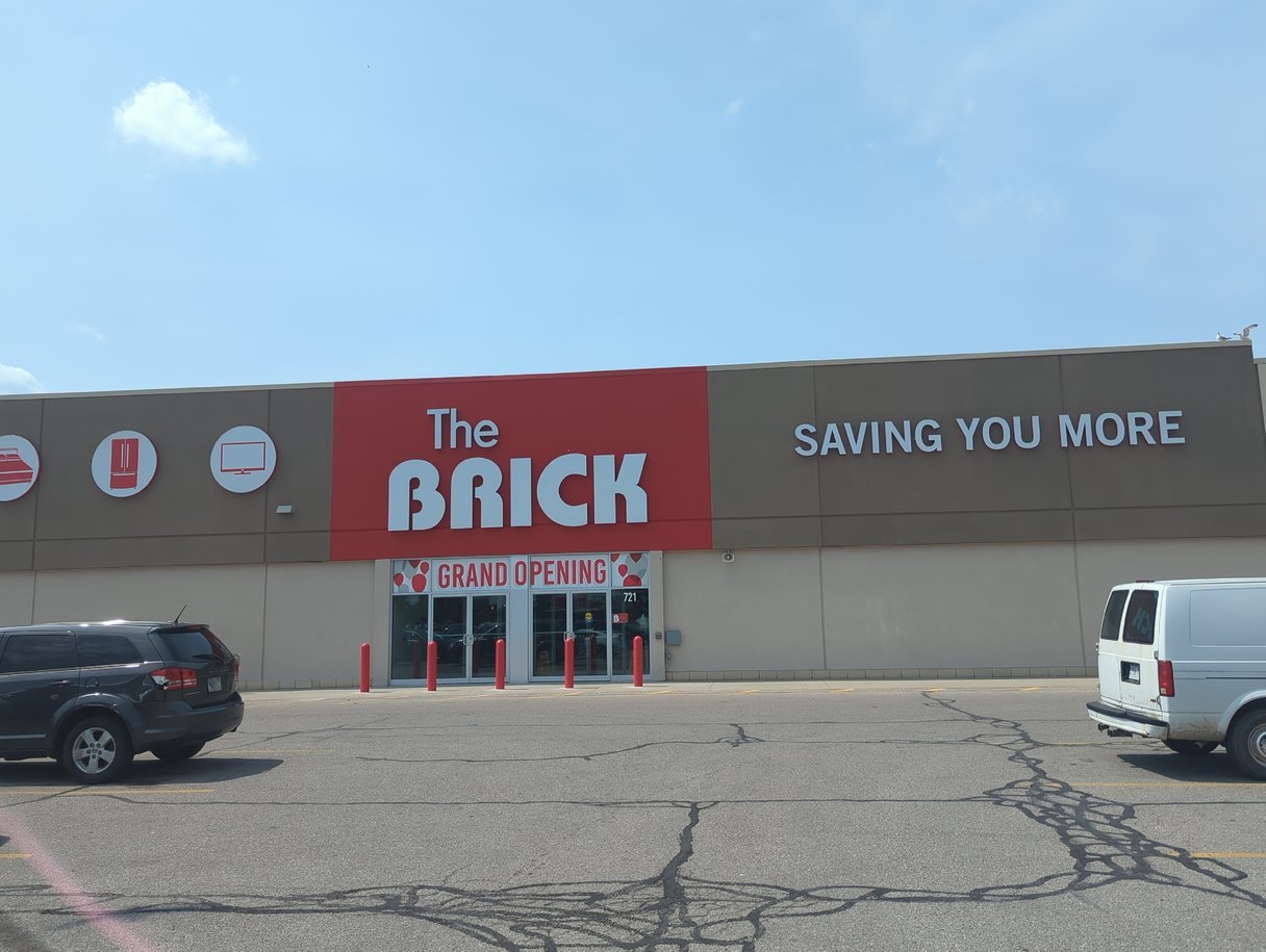 Virtual Store Tour - The Brick, Chatham