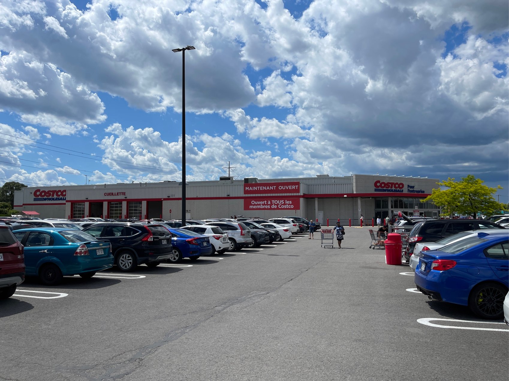Virtual Store Tour - Centre D'Affaires Costco in Anjou, QC